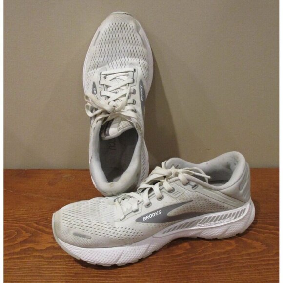 Brooks | Shoes | Preowned Pair Of Light Gray Brooks Ghost 5 Running ...